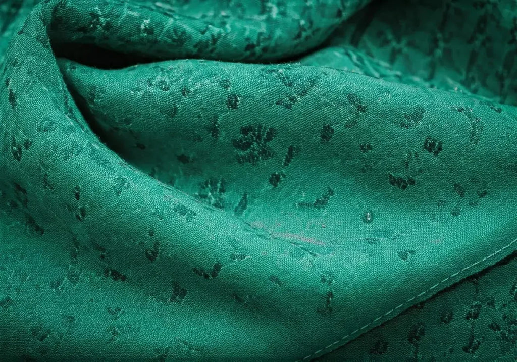 8 Unique Features of a Traditional Palestinian Scarf Keffiyeh ...